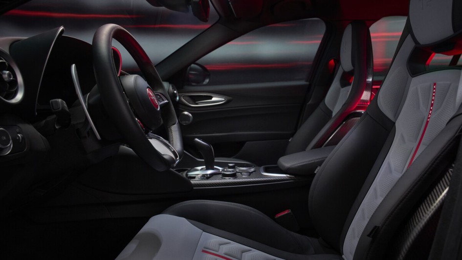 Alfa Romeo Giulia Quadrifoglio Luna Rossa (2026)
